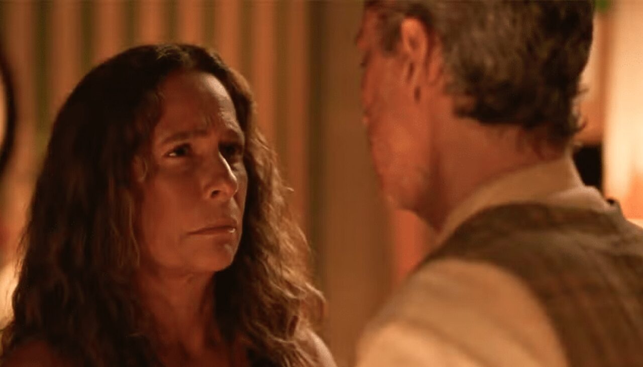 "No Rancho Fundo": Seu Tico descobre segredo de Zefa Leonel