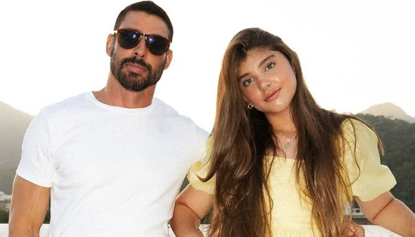 Cauã posa ao lado de Sofia e altura dela impressiona