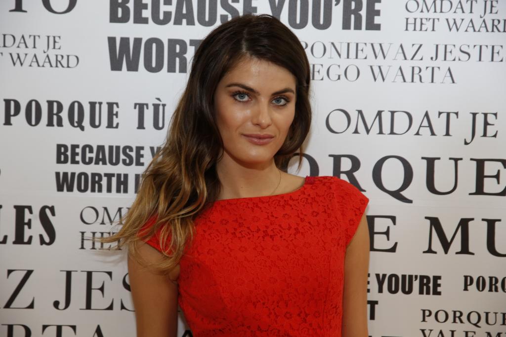 9 coisas que você precisa saber sobre Isabelli Fontana - Zappeando